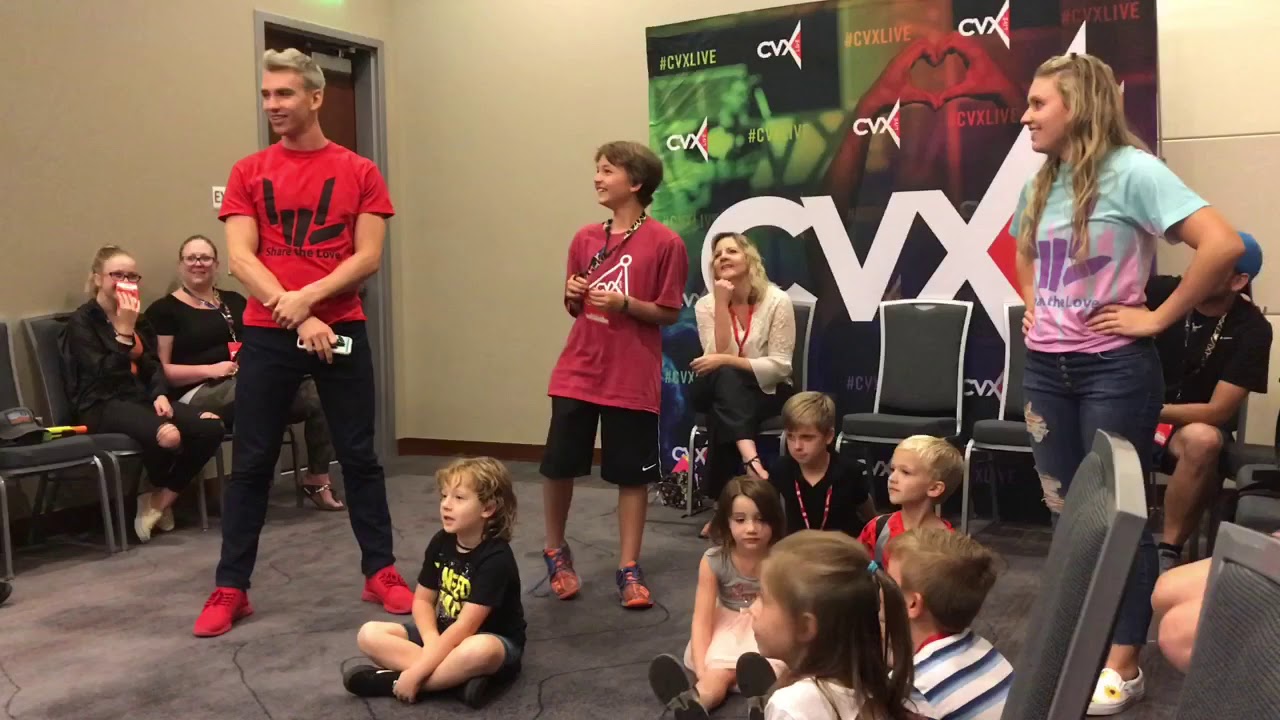 Stephen and Grace Sharer’s CVX Live 2018 Super Fan Experience - YouTube