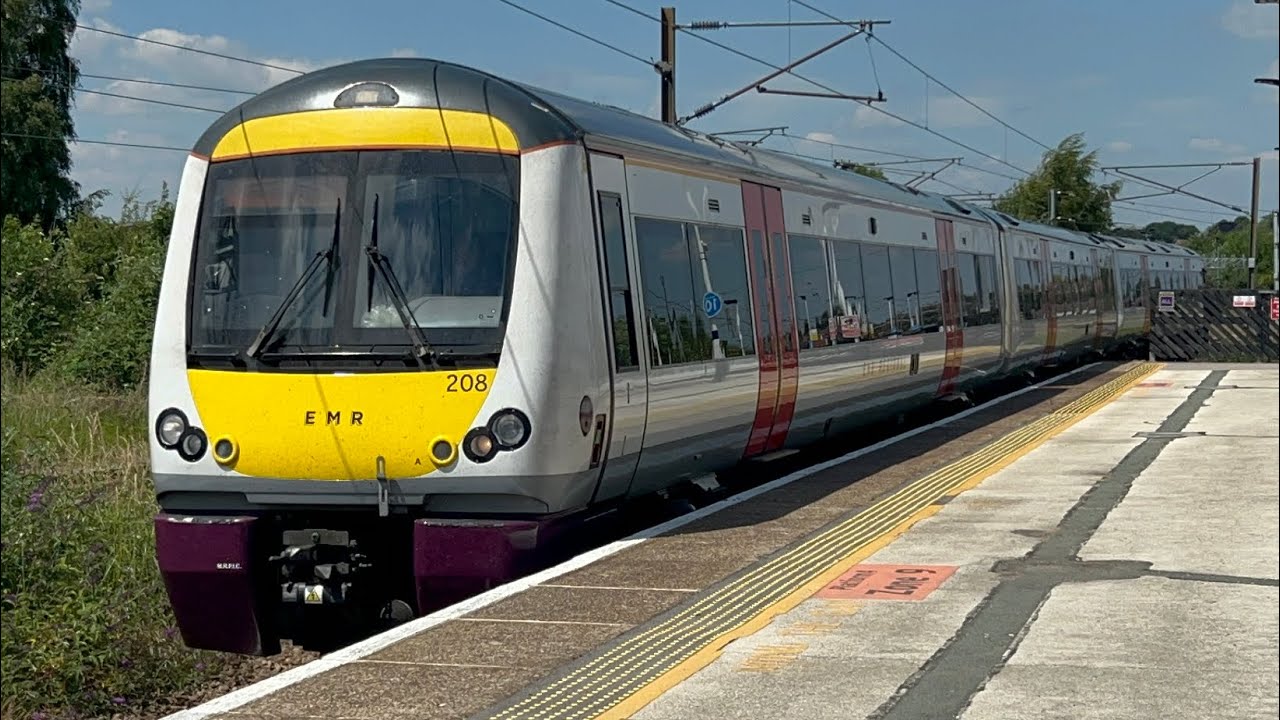 170208 EMR arriving Gratham railway station - YouTube