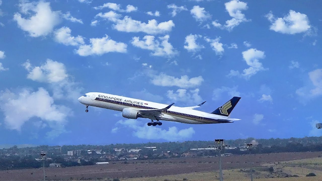 Singapore Airlines SQ 238 departs Melbourne Airport on Sunday 29 ...