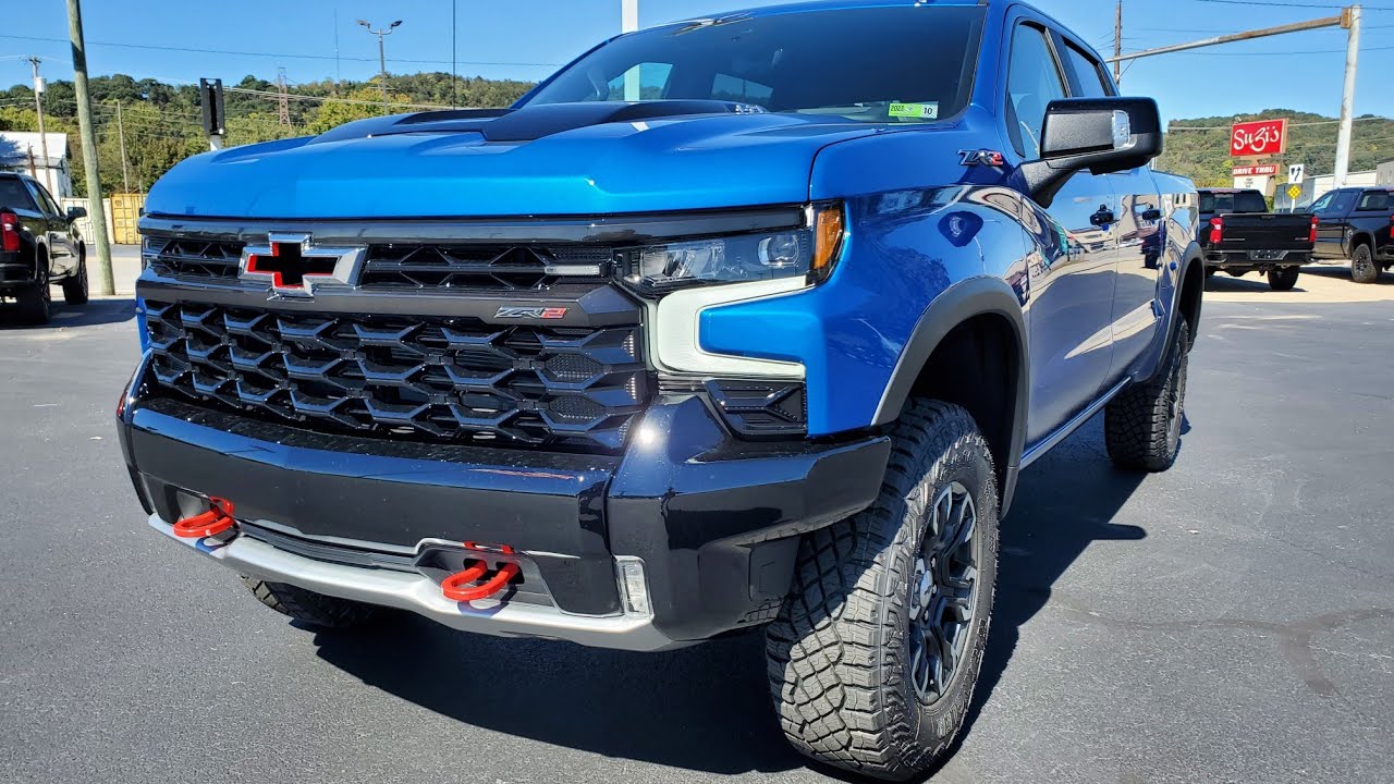 Another 2022 ZR2, this time in Glacier Blue Metallic. - YouTube