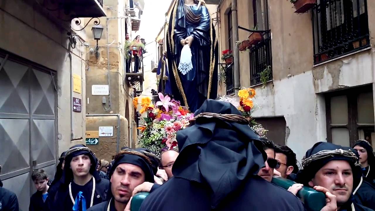 Processione Madonna Addolorata venerdì Santo 2015 - YouTube