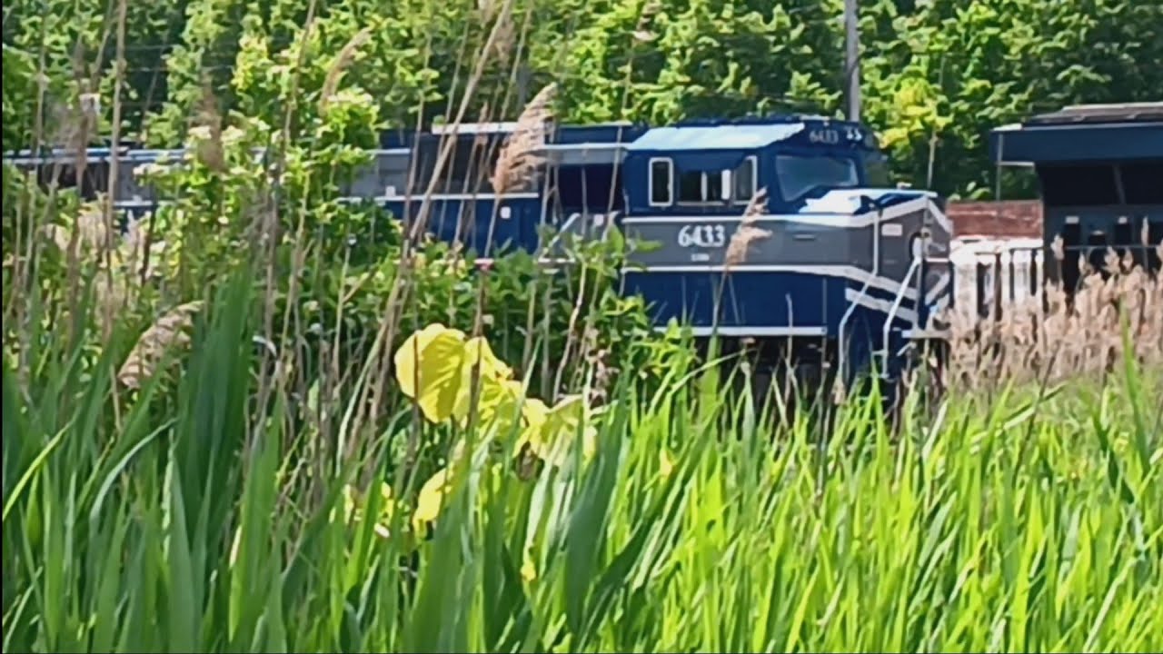 LSRC 127 CSX gevo 721 LSRC SD70M 6433 E Carpenter Rd in Flint June/14/ ...