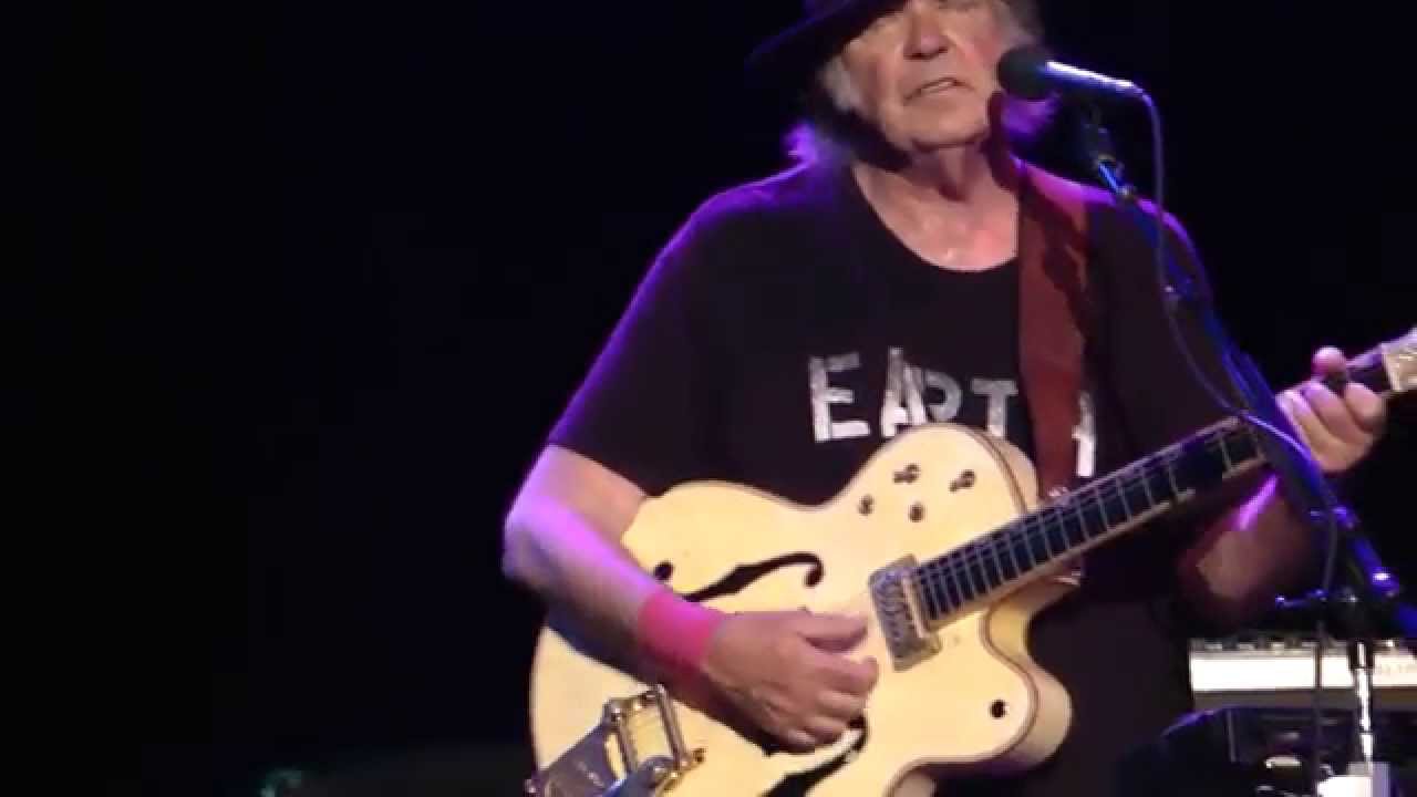 Neil Young Live in Liverpool 13th July 2014: Separate Ways - YouTube