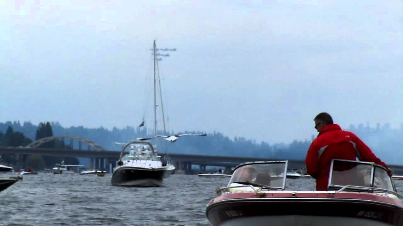 Blue Angels from the rocking boat all 6 Aug2011 - YouTube
