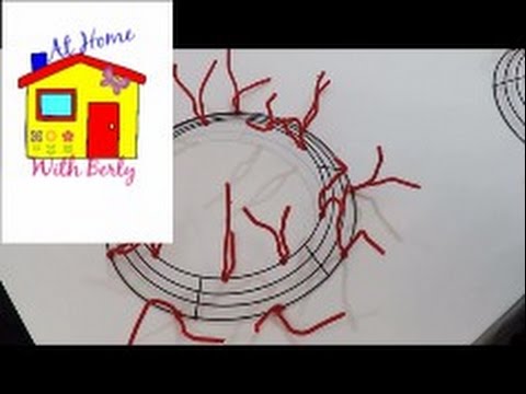 How to make a work form for a wreath - YouTube