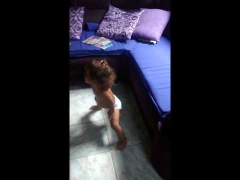 Sofia dançando funk