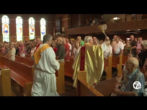 Parishioners attend final mass at St. Ladislaus Church in Hamtramck as church closes for good