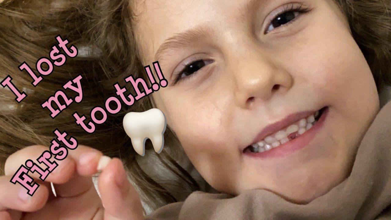 I LOST MY FIRST TOOTH!! - YouTube