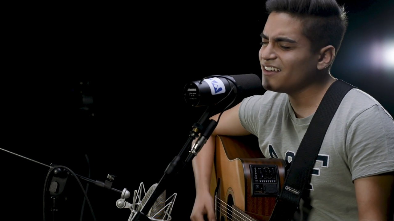 Un corazón distinto (cover) - Ian Cabrera - YouTube