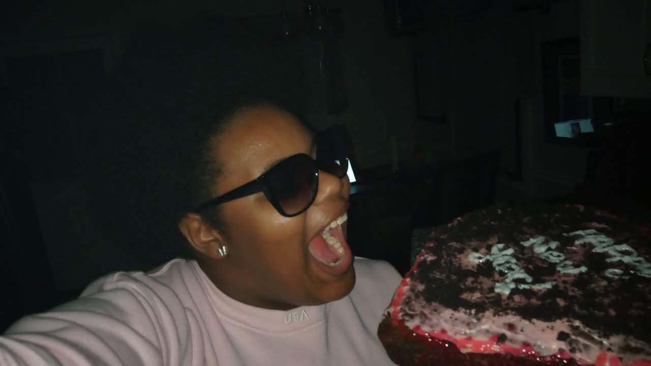 I baked a cake for new year's + rant - YouTube