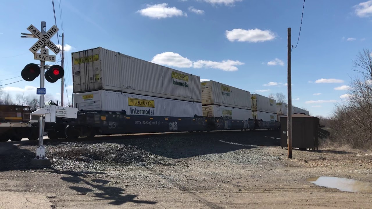 Last Second Catch of NS 3665 & 9585 Leading Elephant Style on Hotshot Westbound Intermodal ...