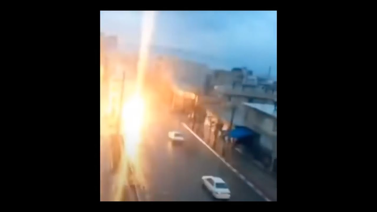 Lightning strikes car, and engulfs in smoke!!!!! - YouTube