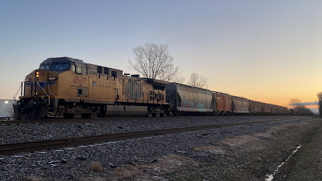 Not Much But Good Trains! UPs, Dash 9 Leader, Plenty of Aces, Long ...