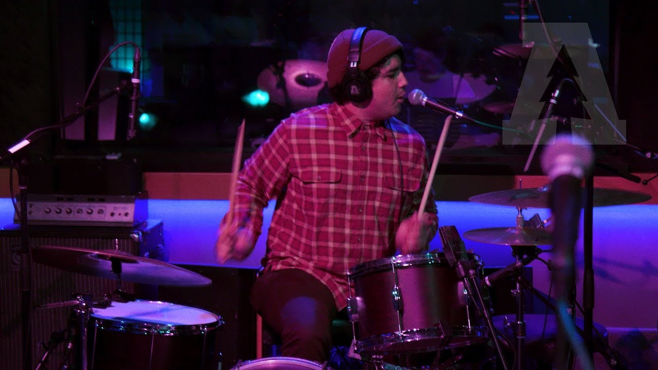 Beach Goons - A.M. | Audiotree Live - YouTube