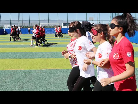Görme engelli kadın futbolcular, milli formayı giymek için mücadele ediyor