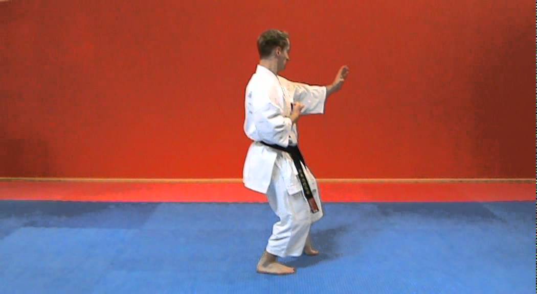 ShitoRyu Shukokai - Kata - kosokun-dai - YouTube