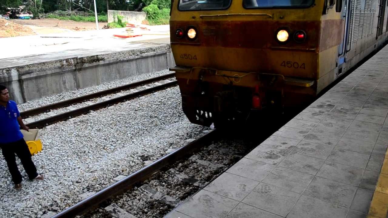 srt loko coupling ktmb coaches at Padang Besar Station - YouTube