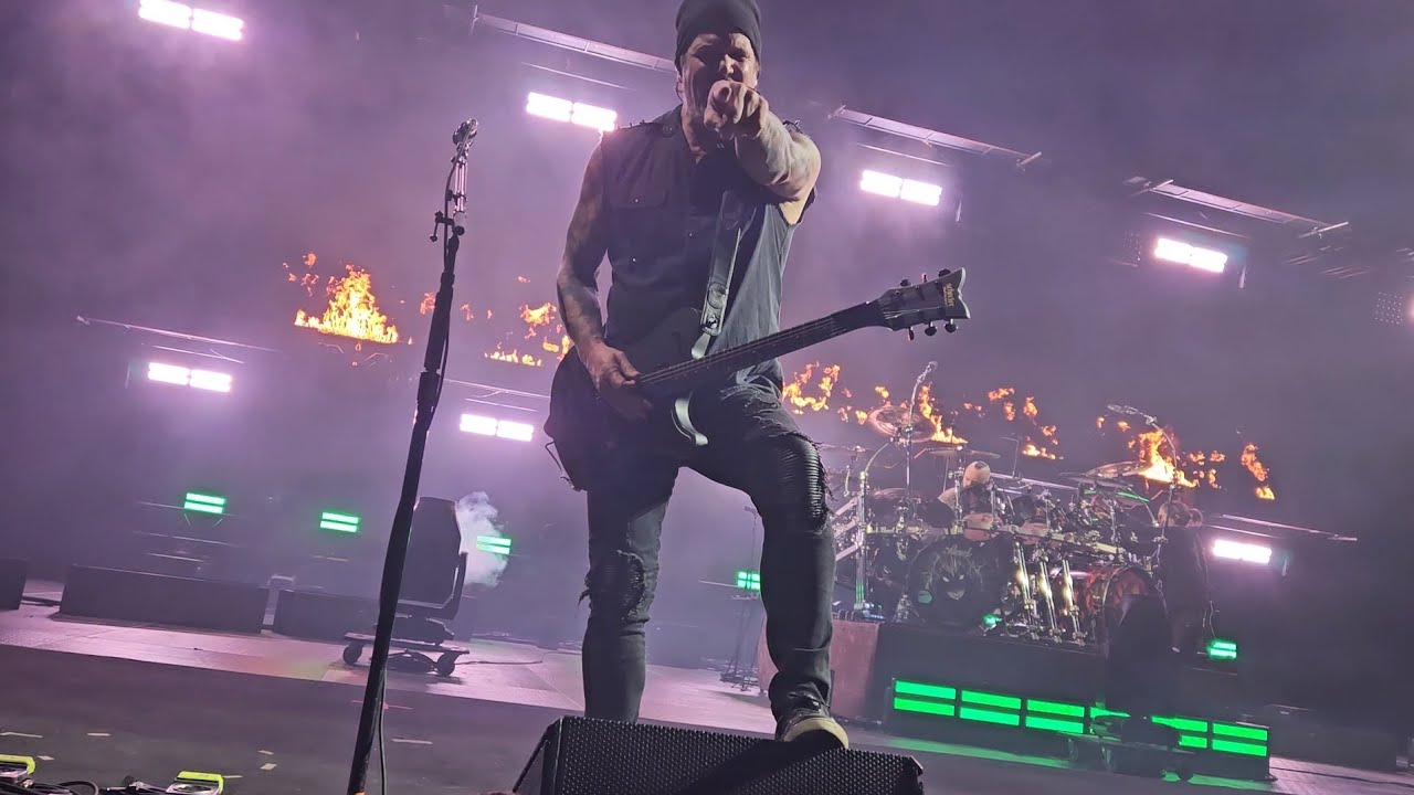 Disturbed stupify FRONT ROW Peoria Illinois 2024 - YouTube