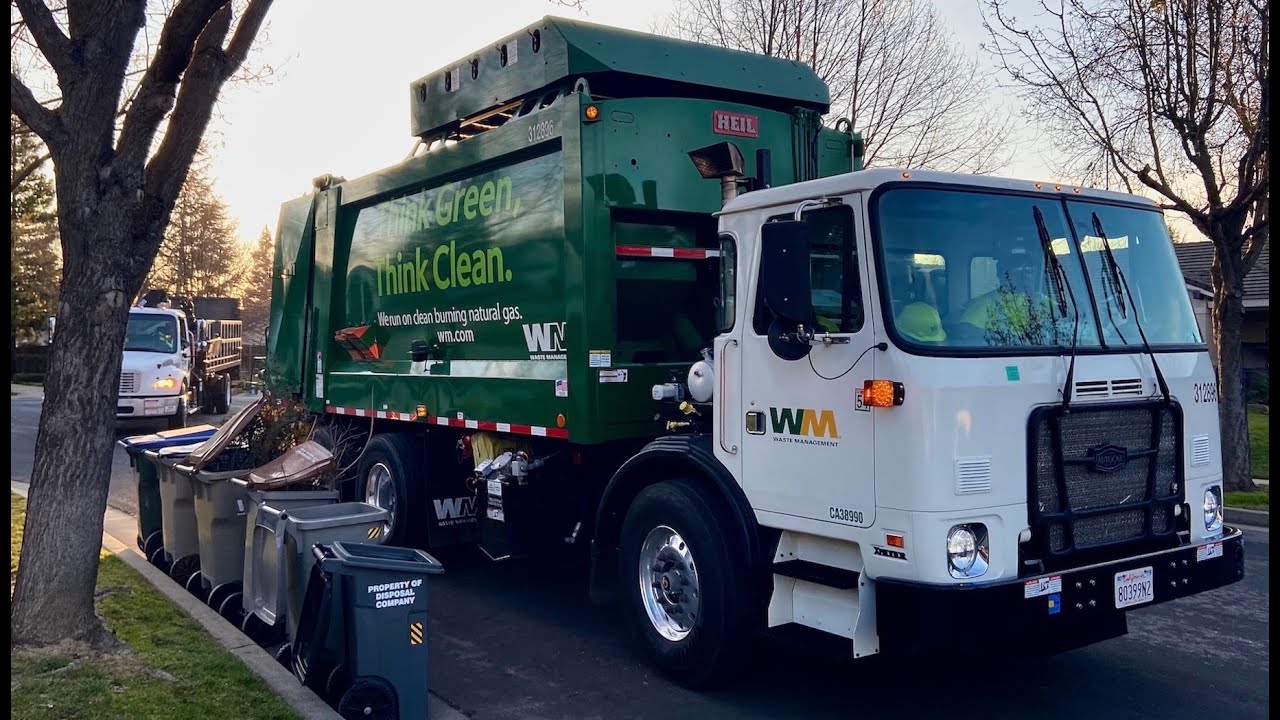 Waste Management CNG Autocar Heil 5000 Rear Loader - YouTube
