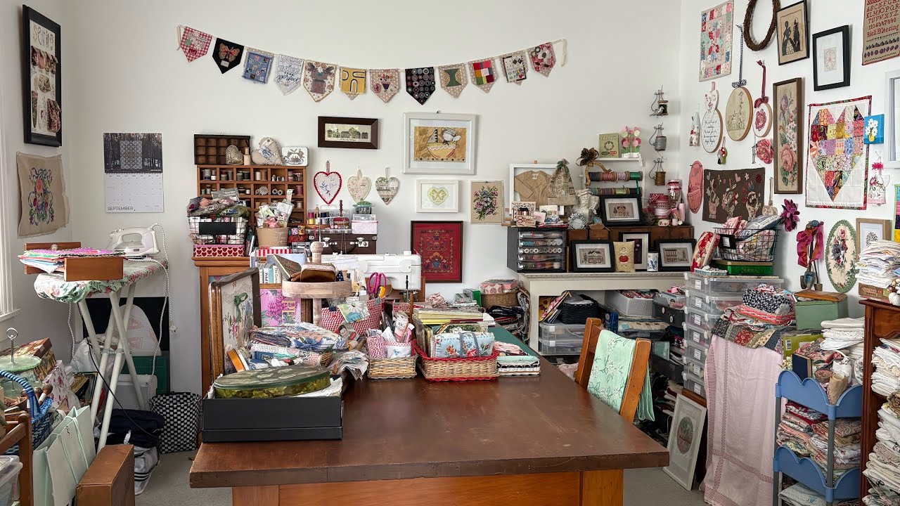 Studio/ sewing room tour. - YouTube