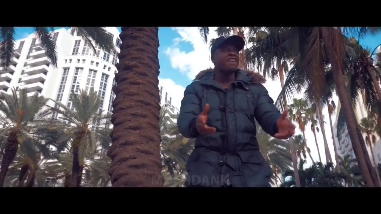 Big Shaq - Man's Not AsZnEe - YouTube
