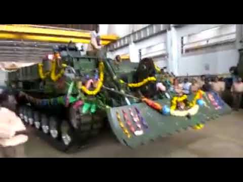 Indian Arjun Based Armed Repair and Recovery Vehicle (ARRV) - YouTube