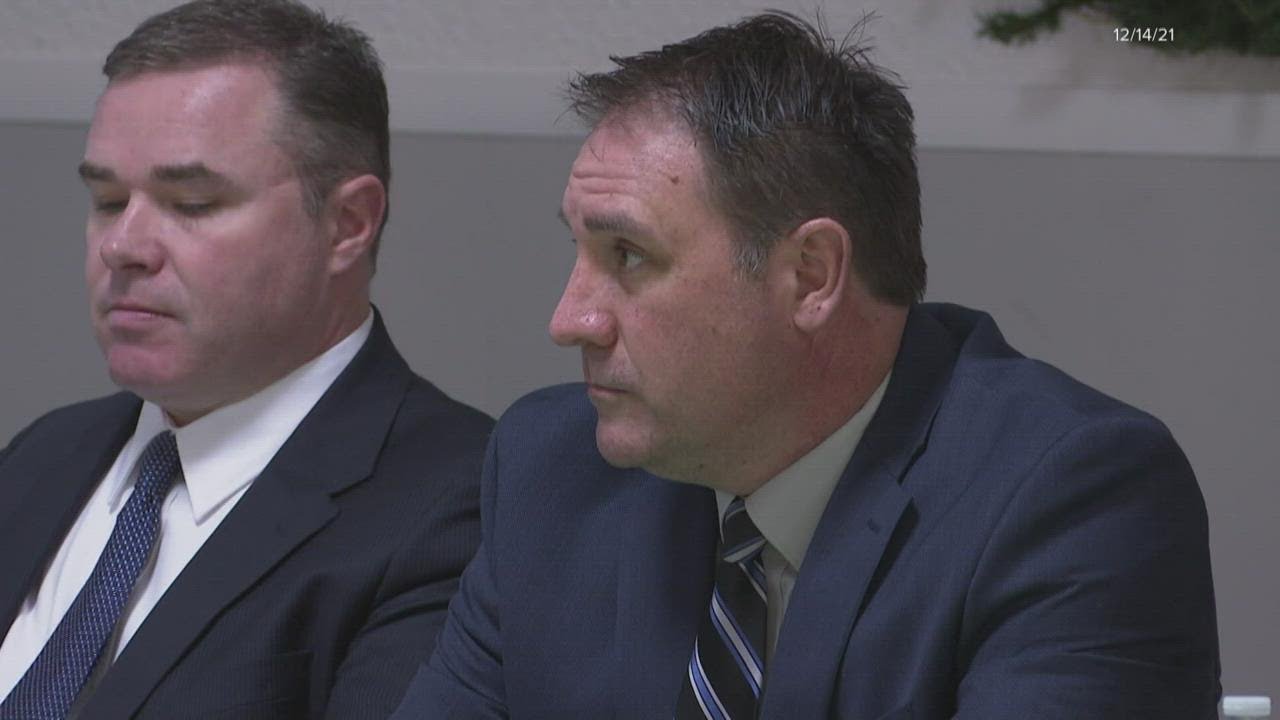 Former LMPD officer Myles Cosgrove keeps his police certificate - YouTube
