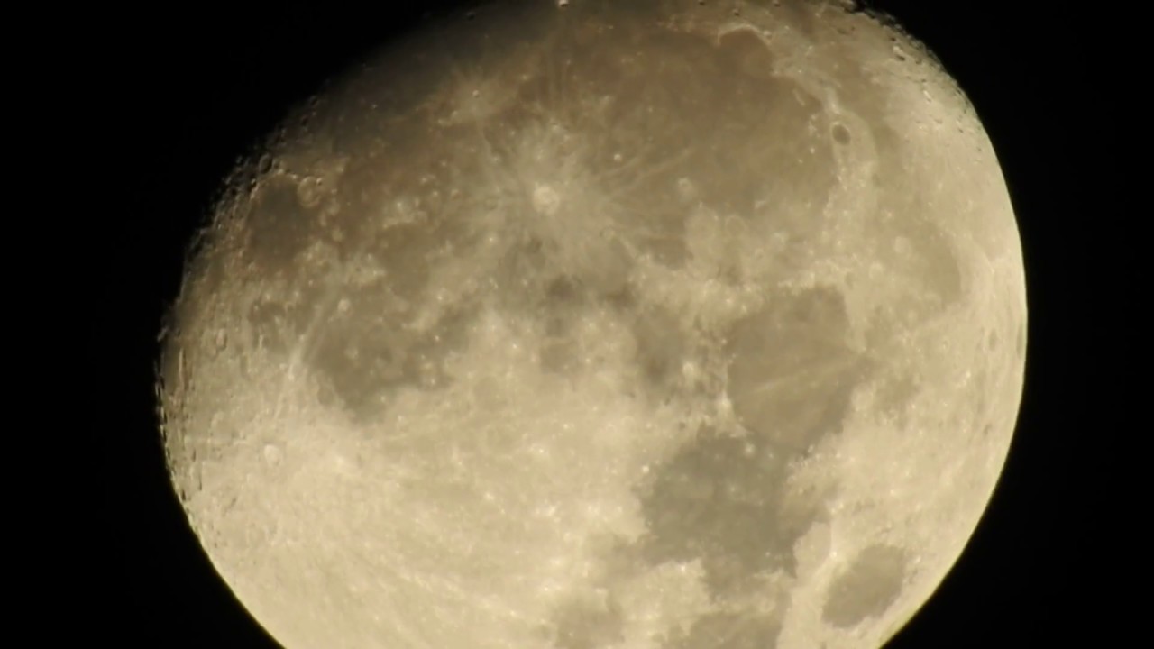 Zooming in on Moon with Nikon Coolpix P900 - YouTube