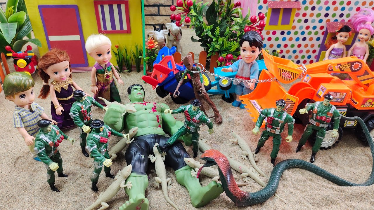 Hulk VS woodman fight Barbie Mini cooking - YouTube