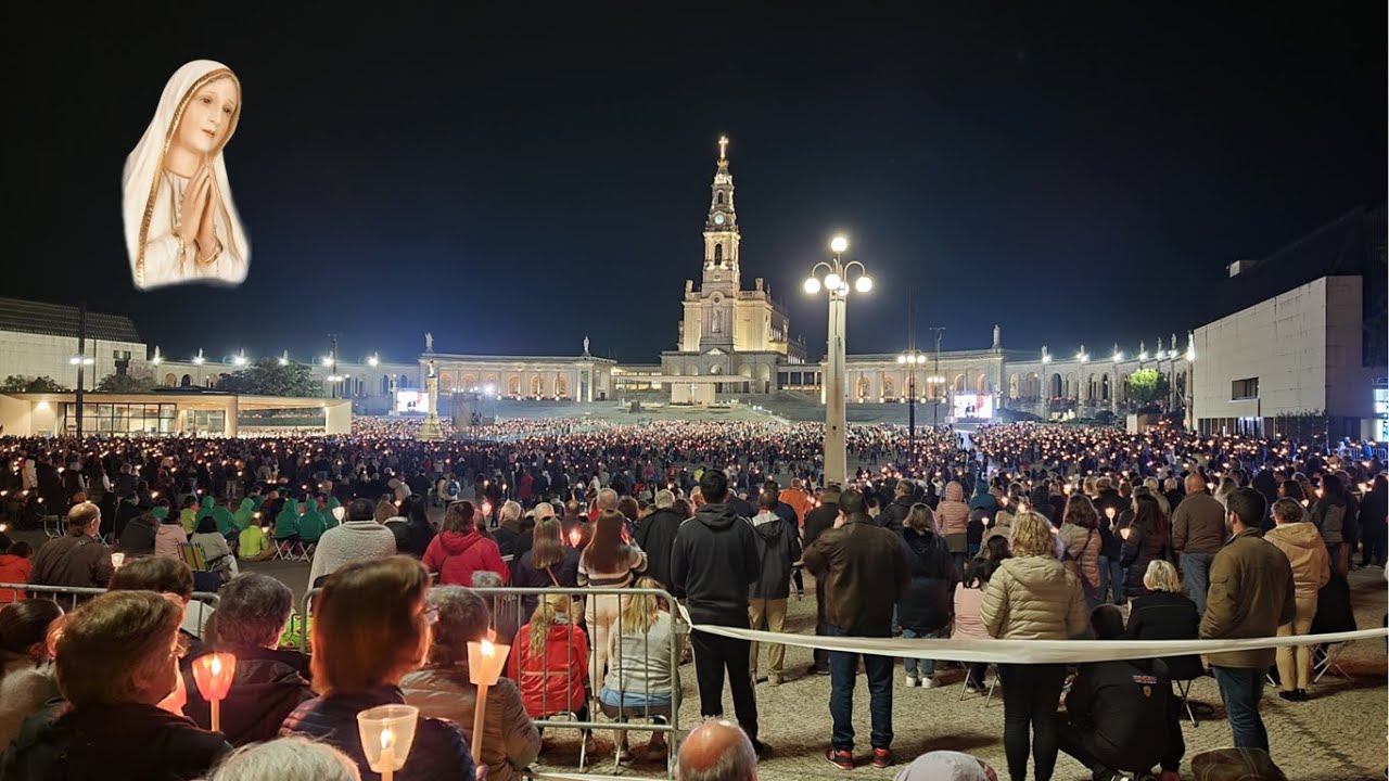 Walk in this massive Candlelight Procession at Fatima, Portugal - YouTube