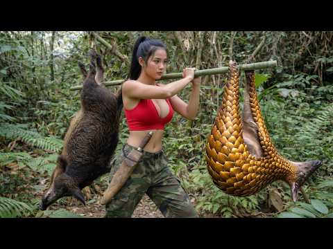 Stalking a Herd of Wild Boars, Dig a Large Trap and Wait   Bushcraft & Survival