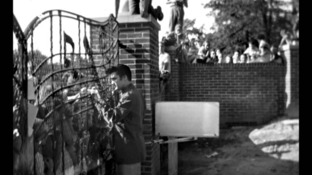 Elvis at Sun - That's Alright & Blue Moon of Kentucky - YouTube