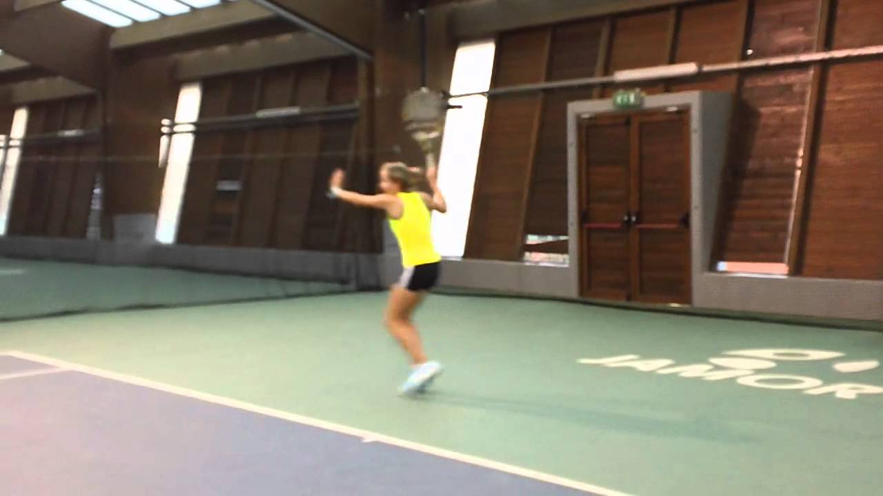Lily Reynolds practicing at Lisbon - 8/01/2012 - YouTube