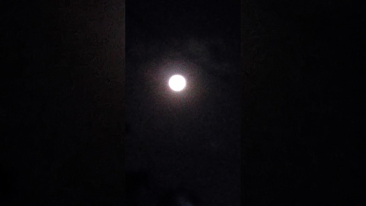 The Super Moon Near the Equator - YouTube