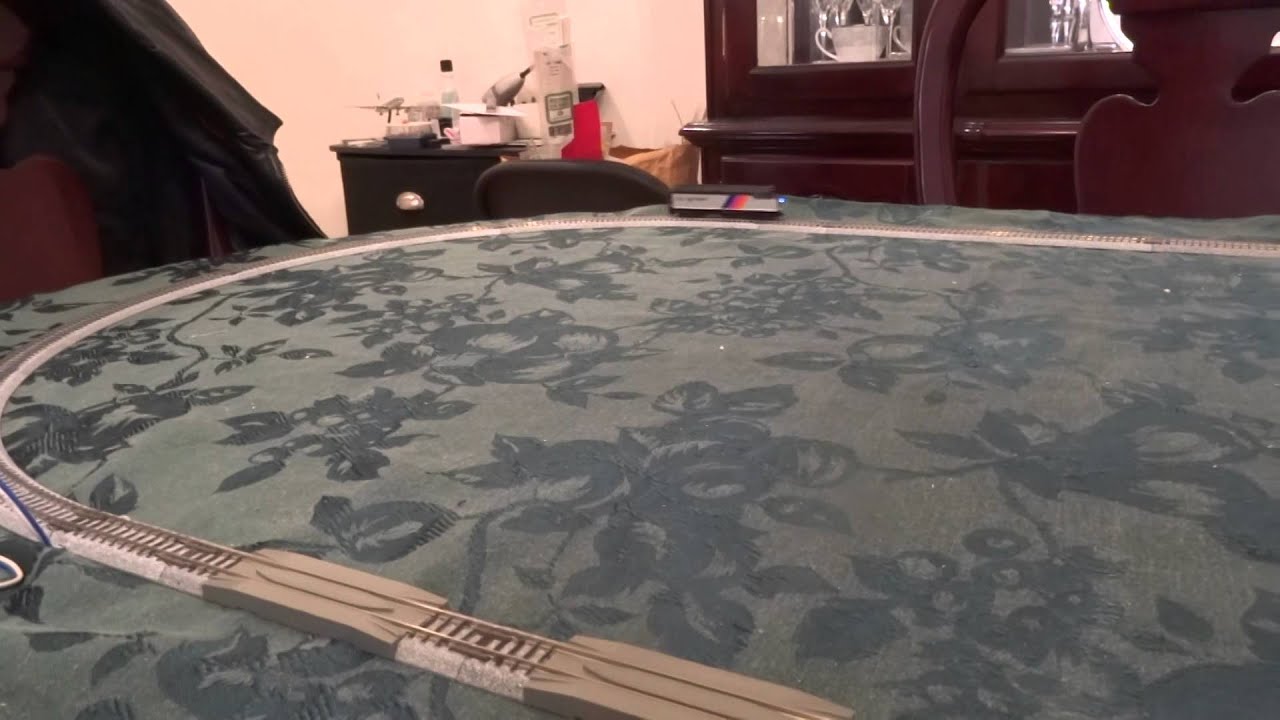 N Scale NJ Transit F40PH With MRC Sounds - YouTube