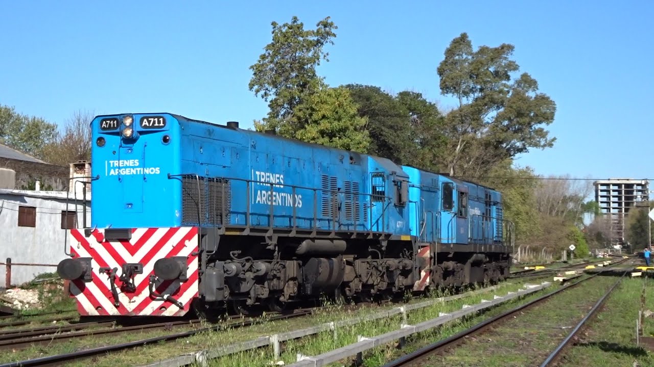 ALCo DL535 664 + EMD G22 A711 Saliendo de San Martín - YouTube