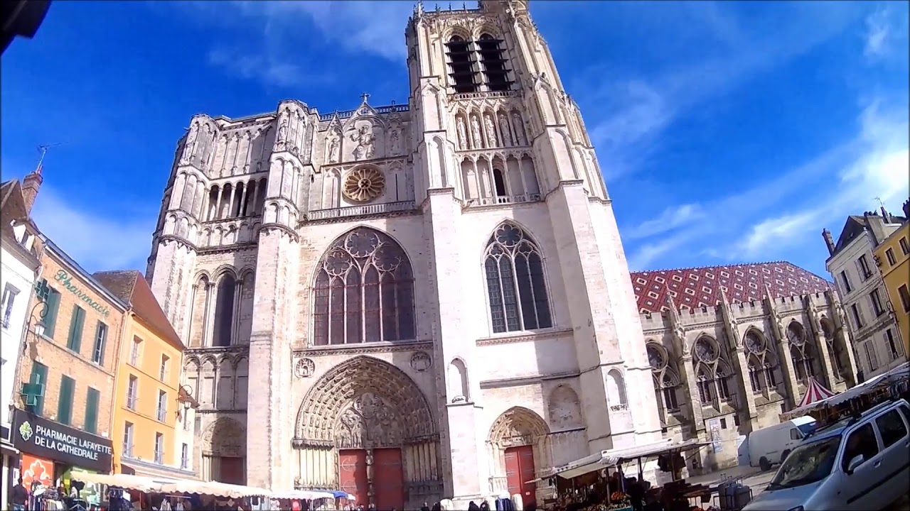 A la découverte de la ville de Sens... - YouTube