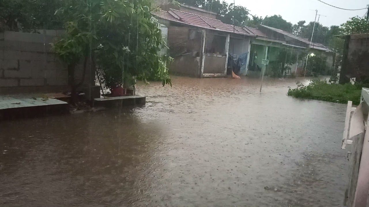 BANJIR Di Perumahan MEGA REGENCY || Cikarang - YouTube