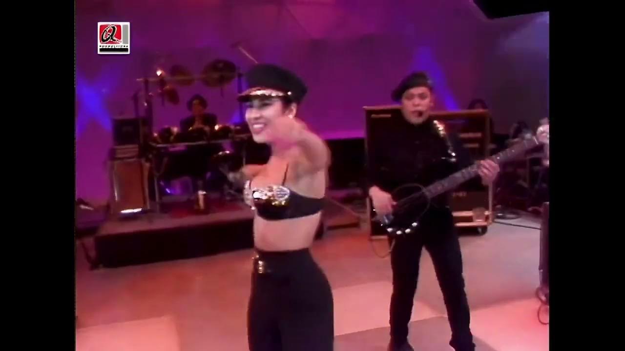 Selena - La Carcacha (Live from Astrodome 1993) Original 60FPS Clip ...