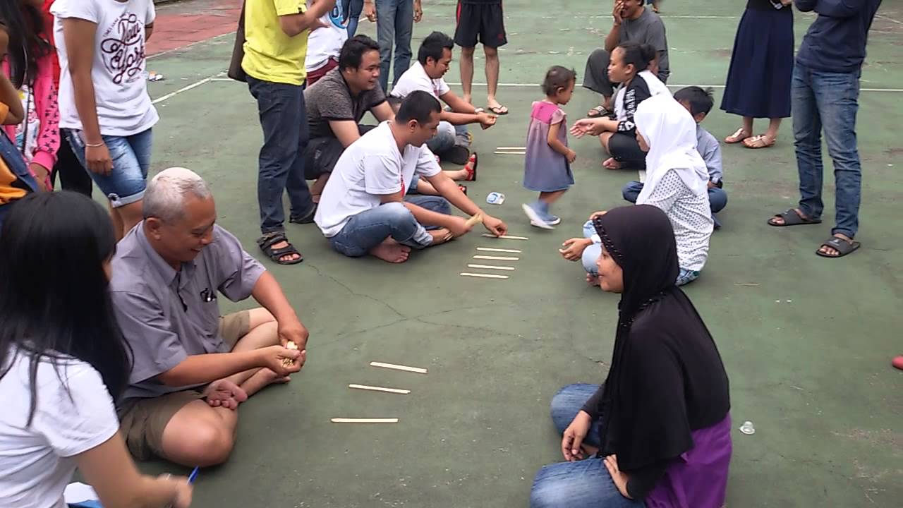 Lomba estafet sumpit suami istri - YouTube