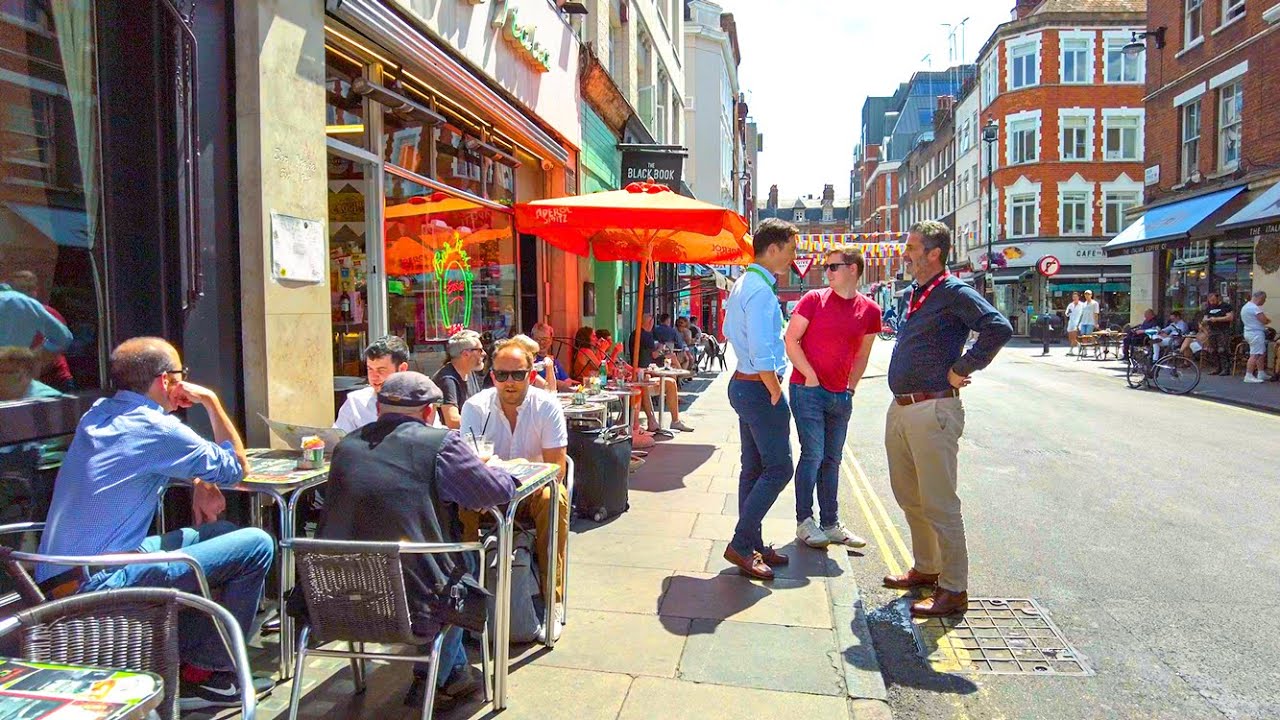 London Walk of Soho Summer Streets - YouTube