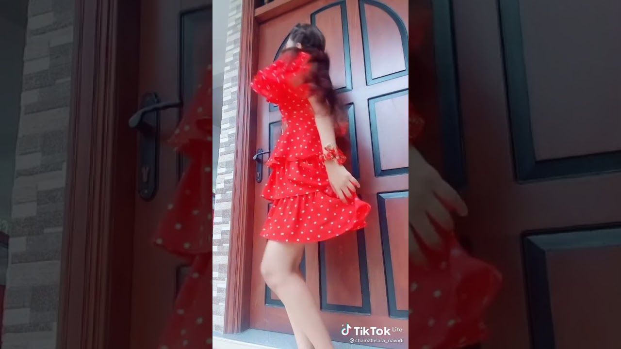 chamathsara navodi ගේ dance එක | #tiktok | #shorts ️ - YouTube