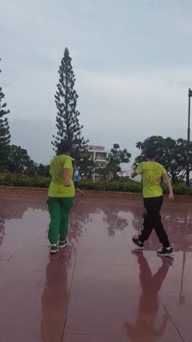 Giới thiệu Môn Shuffle dance - YouTube