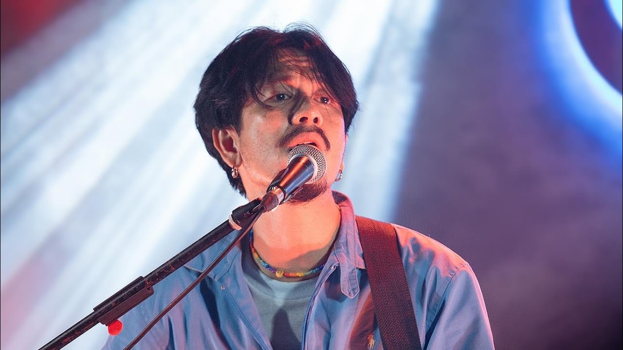 LHAM Somphol - ใบไม้ [Live @ infinity bar & bistro] - YouTube