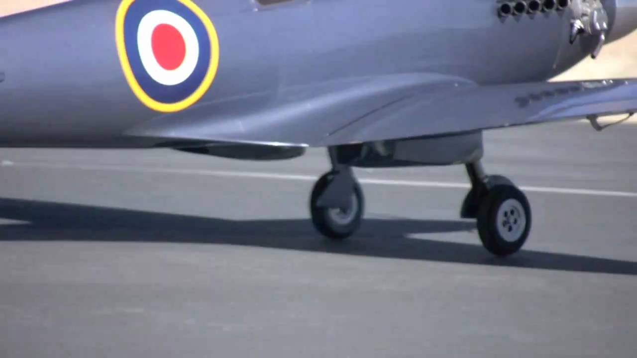 Rc giant airplane airshow Spitfire Chino 2010 Nov - YouTube