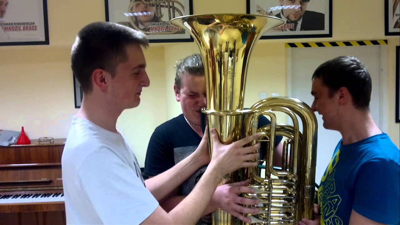 How to play high notes on tuba- tutorial (Chicken from Junior Opole ...