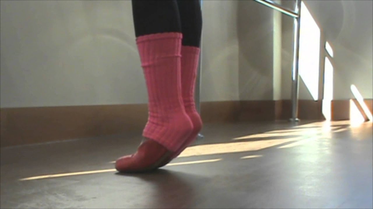 Alongamento de ballet - aquecendo as pontas (IMPORTANTE) - YouTube