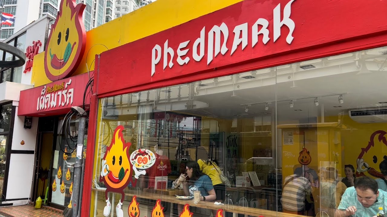 Mark Wiens Phed Mark restaurant in Bangkok - YouTube