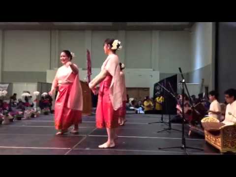 Lao Traditional Dance - YouTube