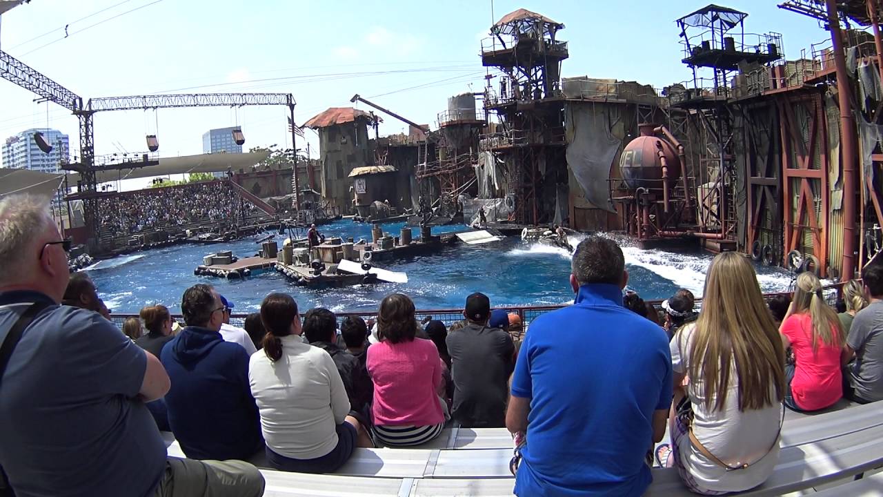 Waterworld Stunt Show | Universal Studios Hollywood | USA 2016 - YouTube